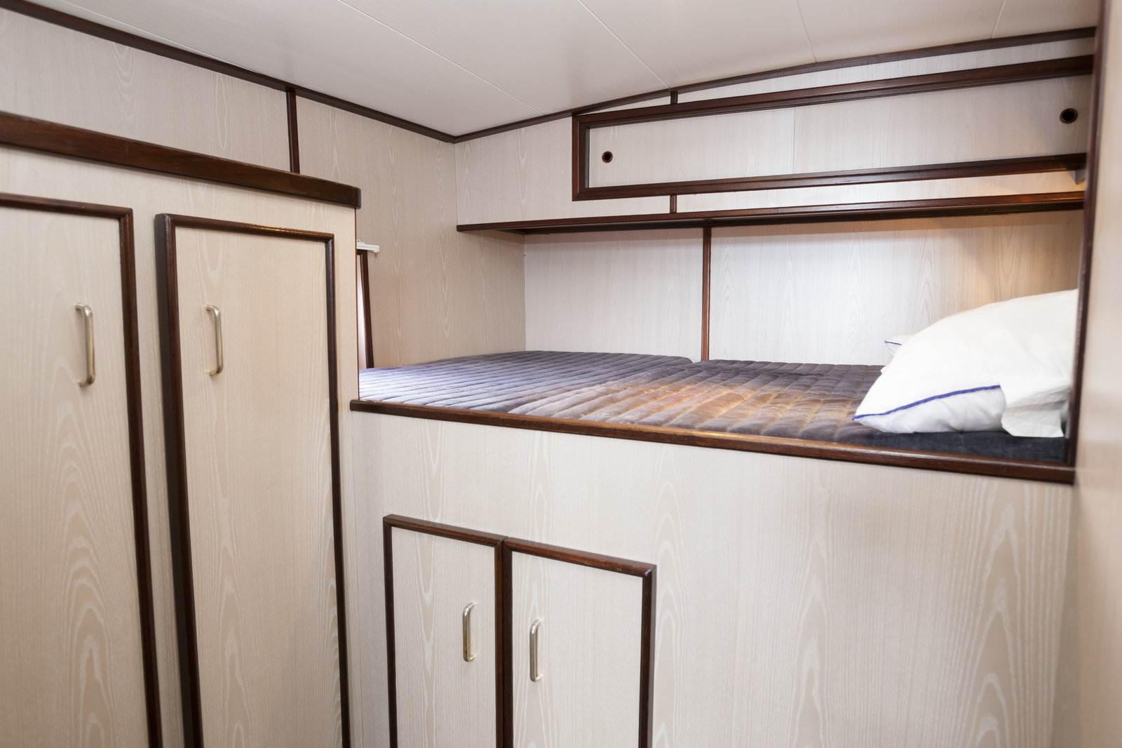 Motorboot 'Eagle 1250 Arosa Star' für 2 - 6 Personen mieten in Holland ...